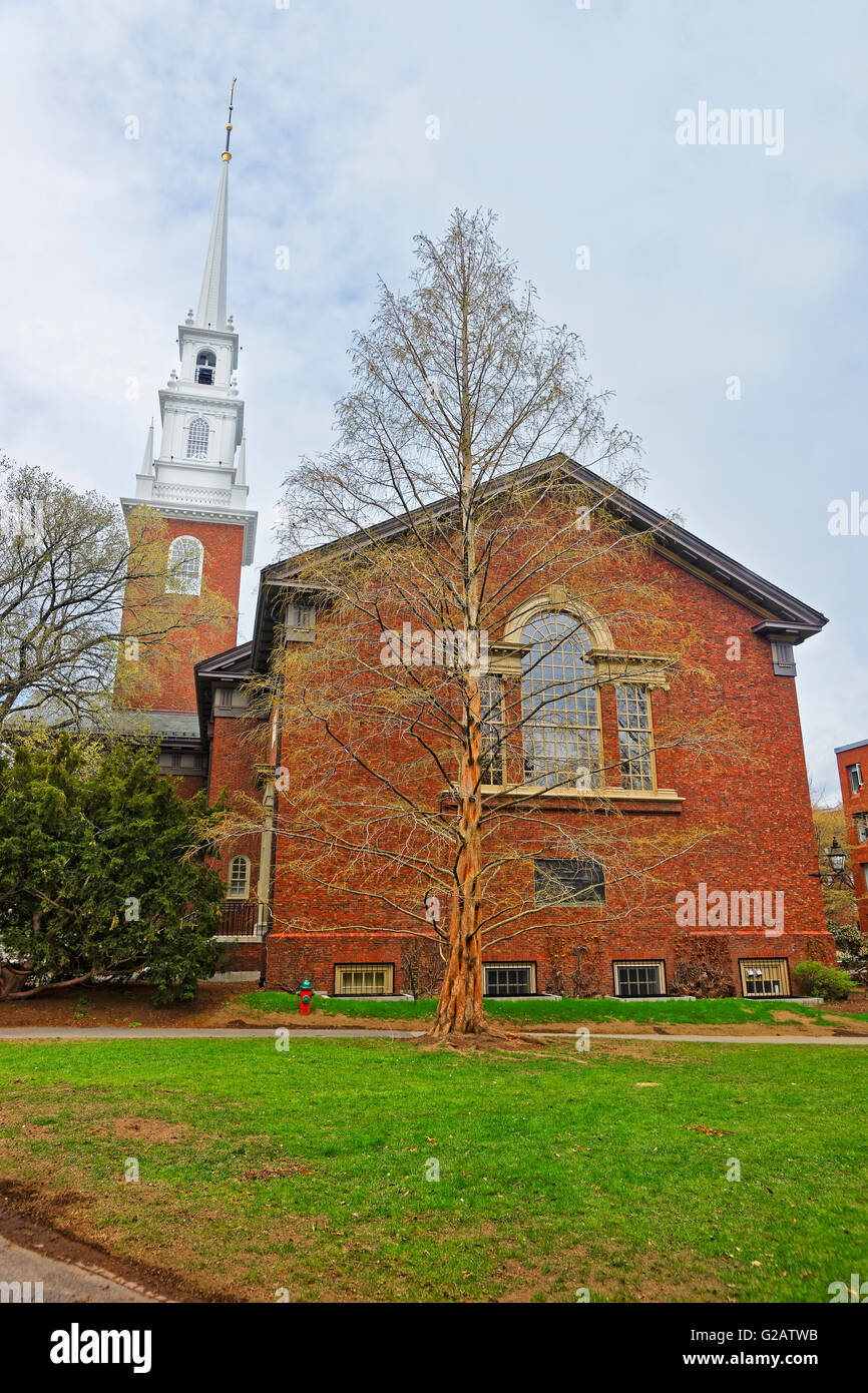 Memorial Church in Harvard Yard in the campus of Harvard University in ...