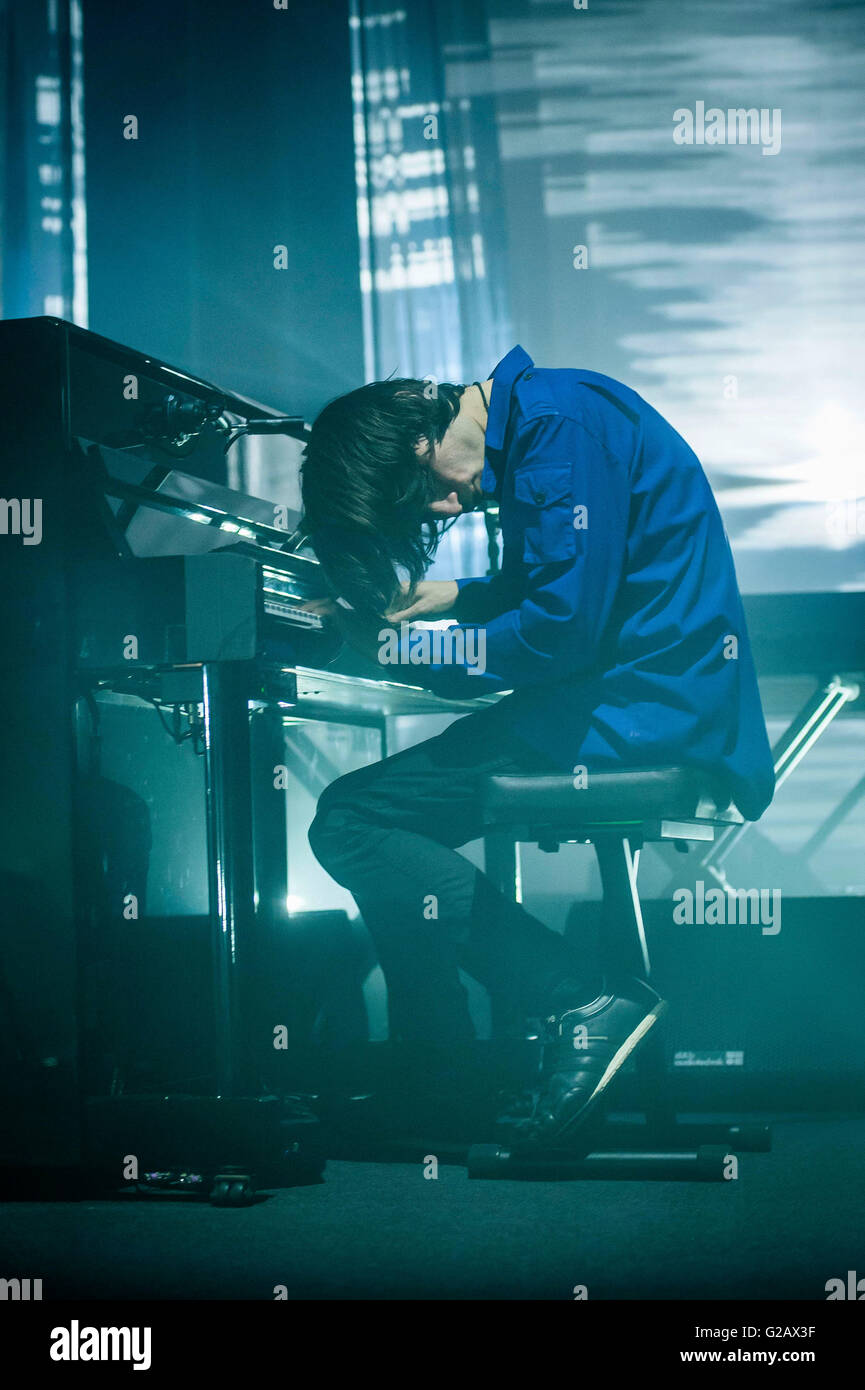 Jonny greenwood hi-res stock photography and images - Alamy