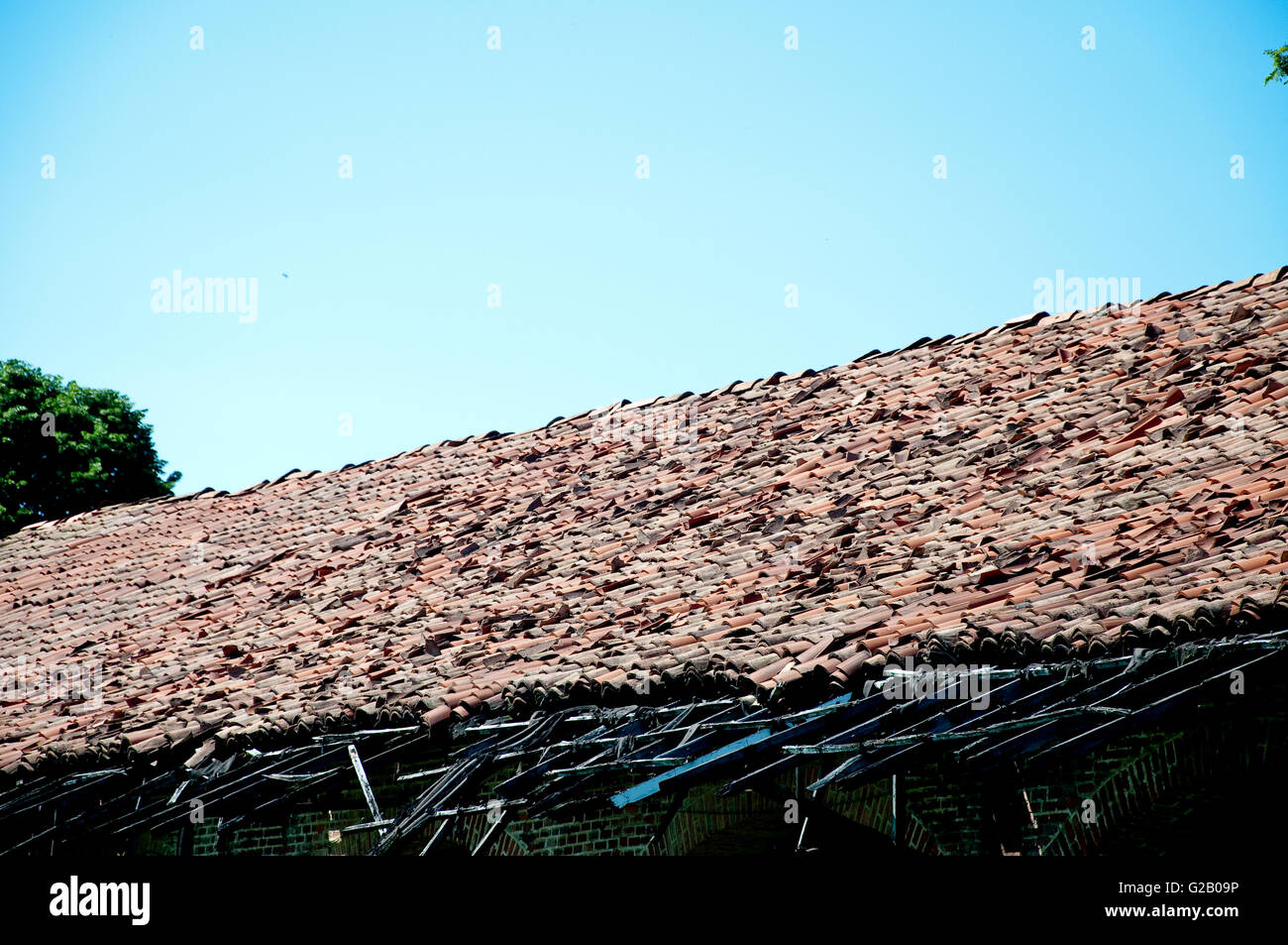 Fallen brick hi-res stock photography and images - Alamy