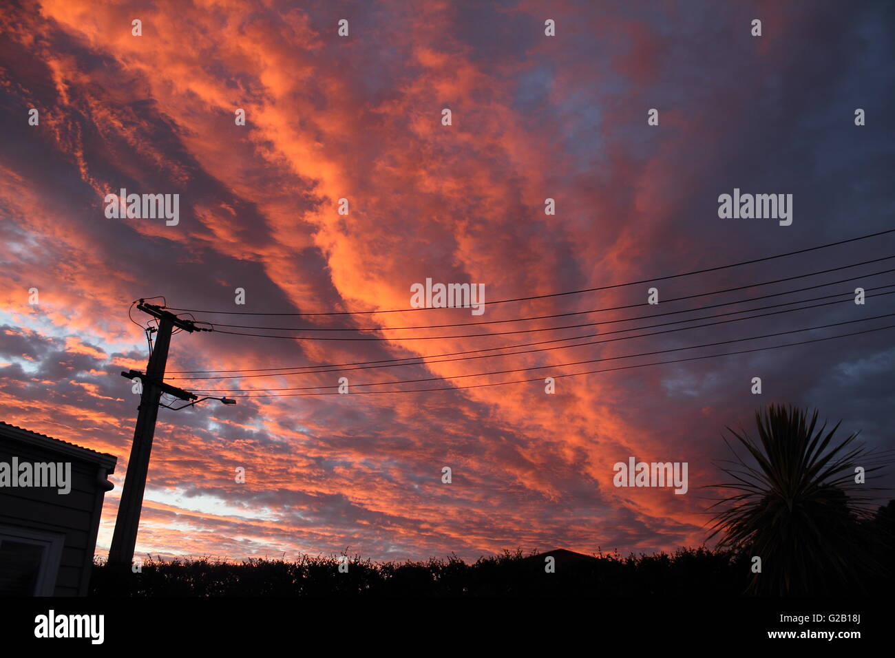Early morning sky sun hi-res stock photography and images - Alamy