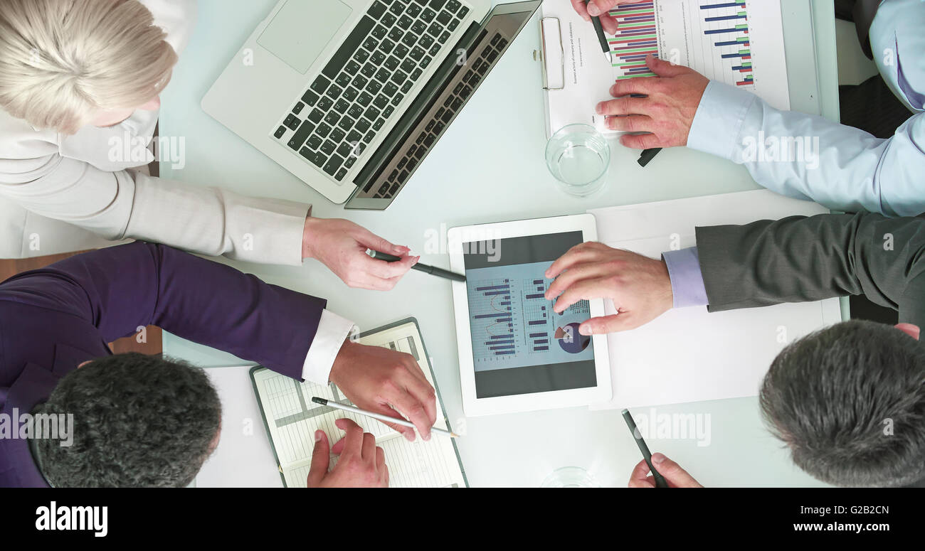 Discussion table hi-res stock photography and images - Alamy