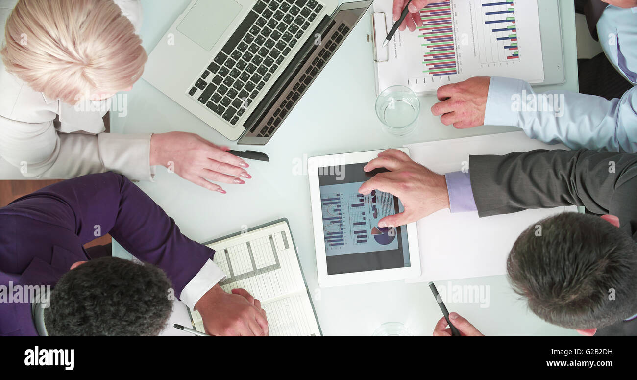 Results table hi-res stock photography and images - Alamy