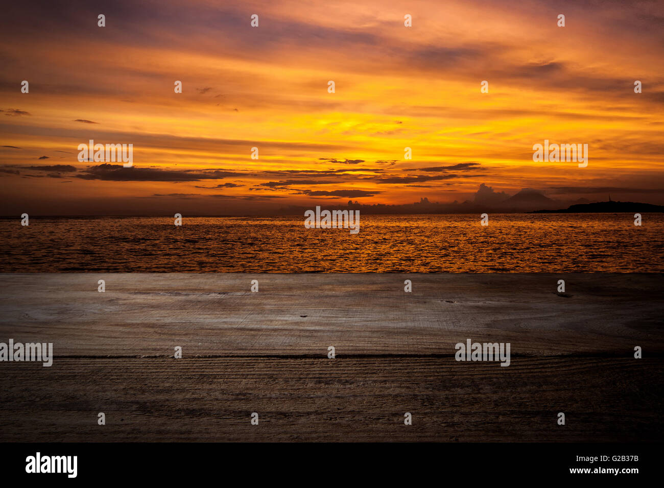 Deck extending hi-res stock photography and images - Alamy