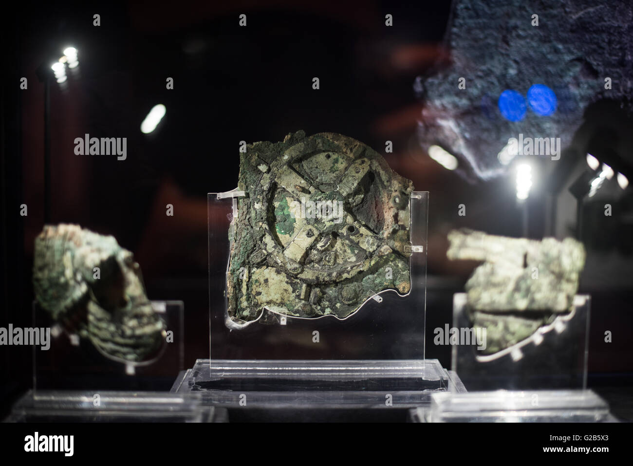 Antikythera mechanism ancient technology hi-res stock photography and ...