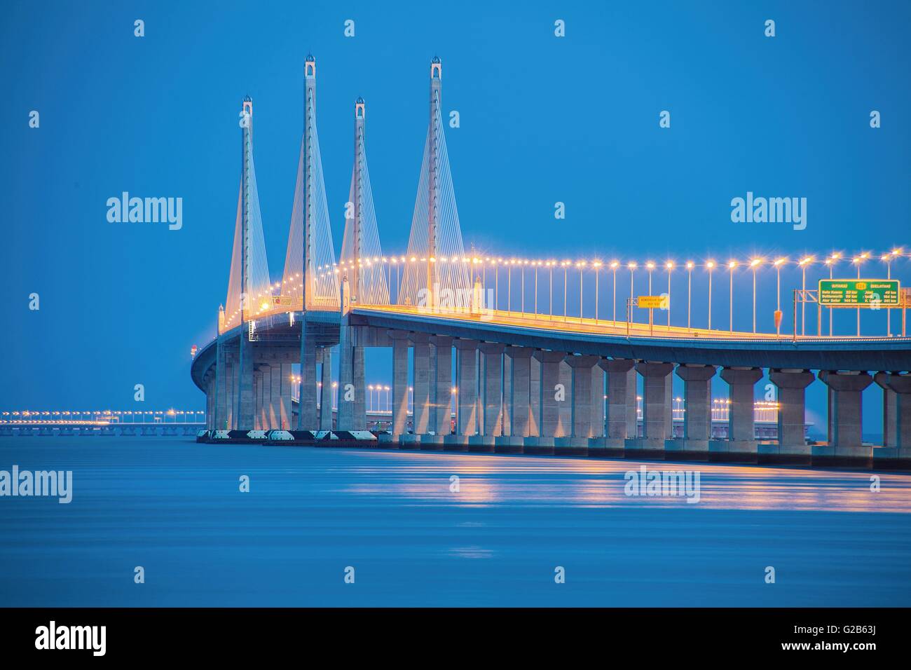 Silhouette penang bridge in sunrise hi-res stock photography and images ...