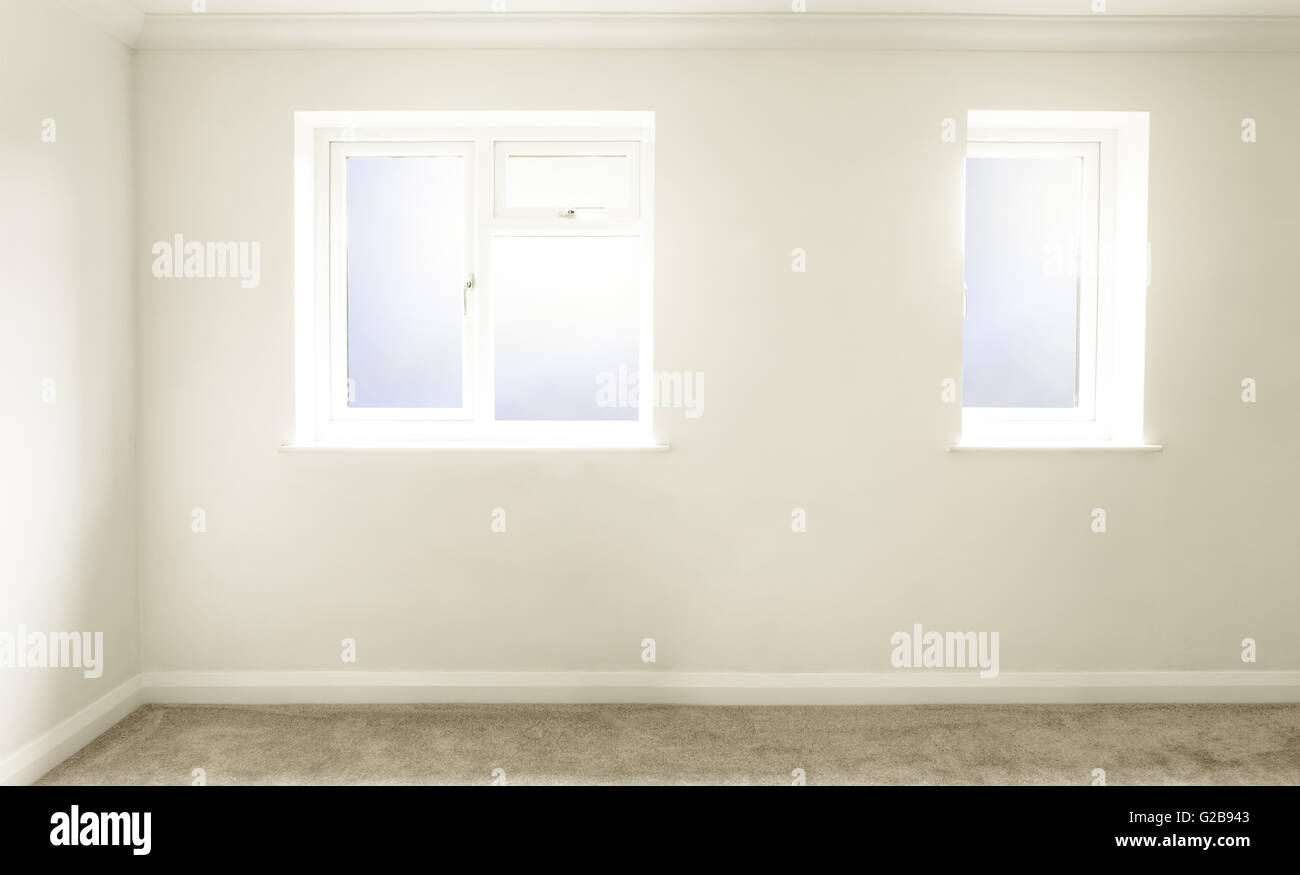 Empty plain painted room in a house with no furniture Stock Photo - Alamy