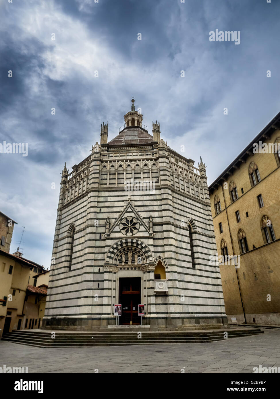 Church with baptistery hi-res stock photography and images - Alamy
