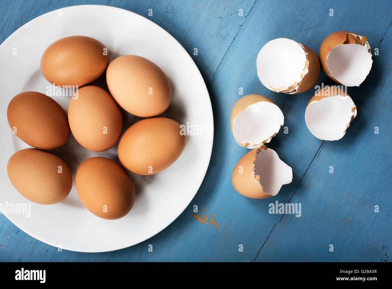 Eggs layout hi-res stock photography and images - Alamy