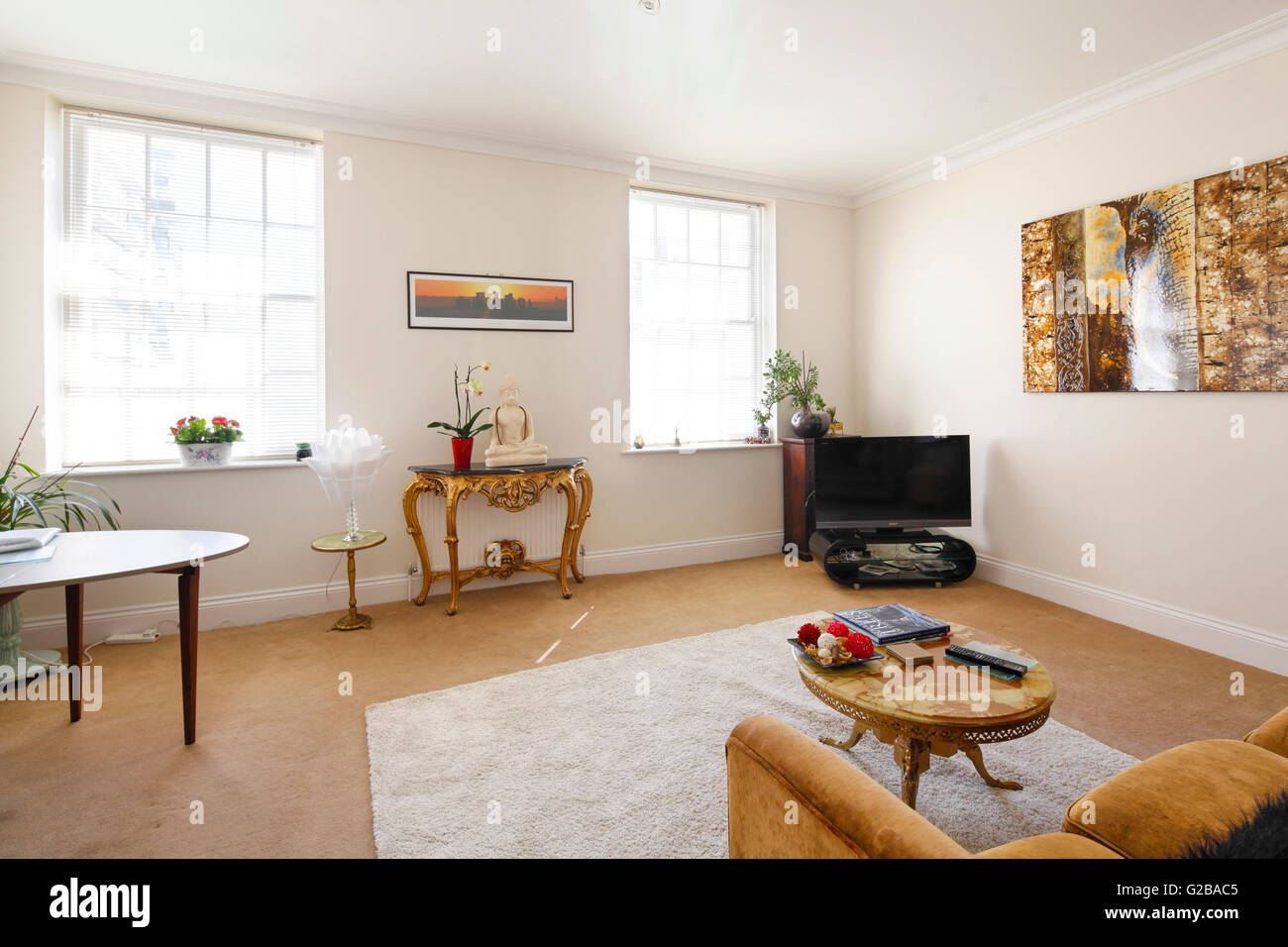 Traditional british living room hi-res stock photography and images - Alamy