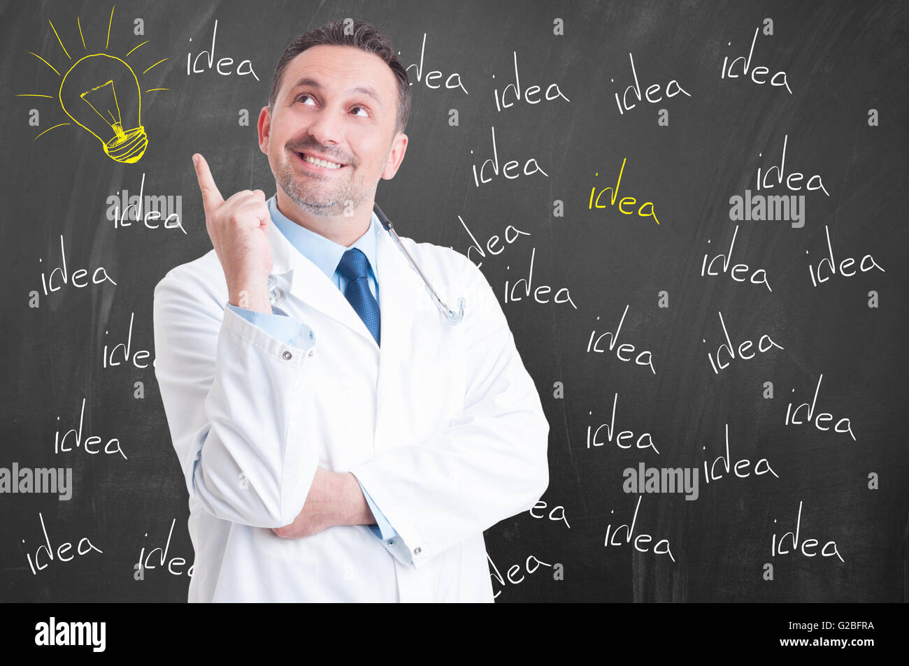 Doctor drawing up solution hi-res stock photography and images - Alamy