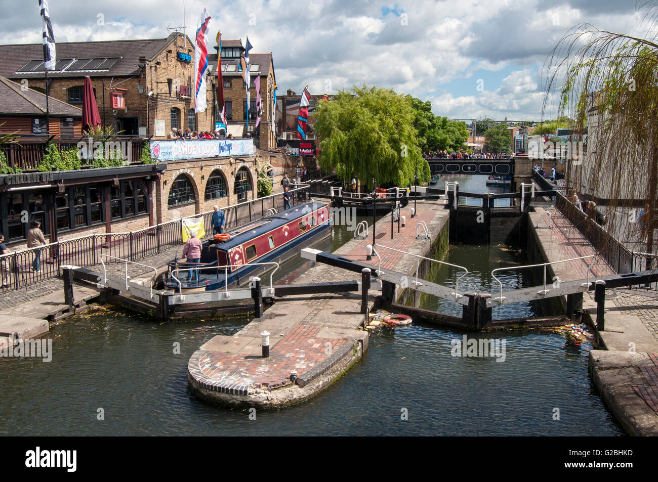 Camden Lock or Hampstead Road Lock No 1, manually operated locks on the ...