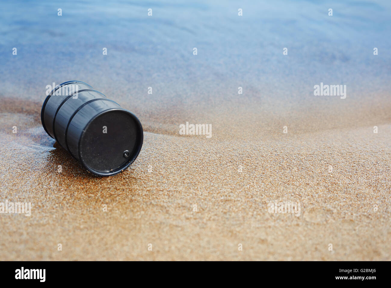 Oil Barrel Spilling Stock Photos & Oil Barrel Spilling Stock Images - Alamy