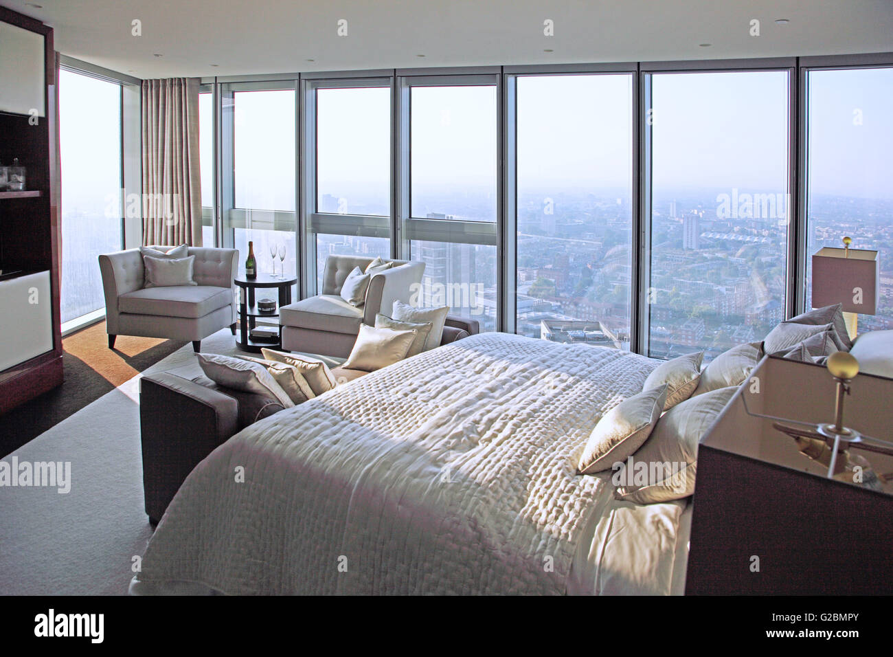 Bed tower hi-res stock photography and images - Alamy