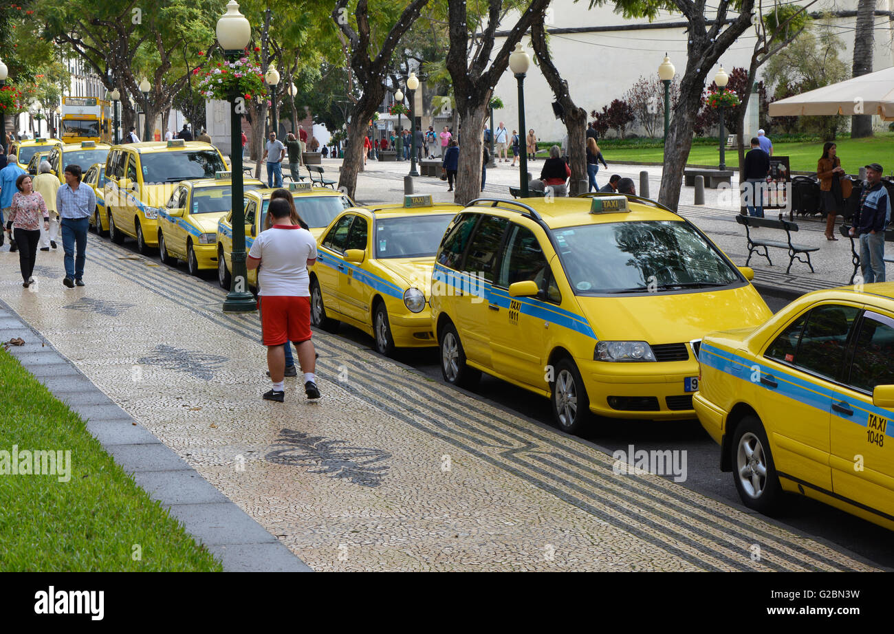 Taxis funchal madeira hi-res stock photography and images - Alamy