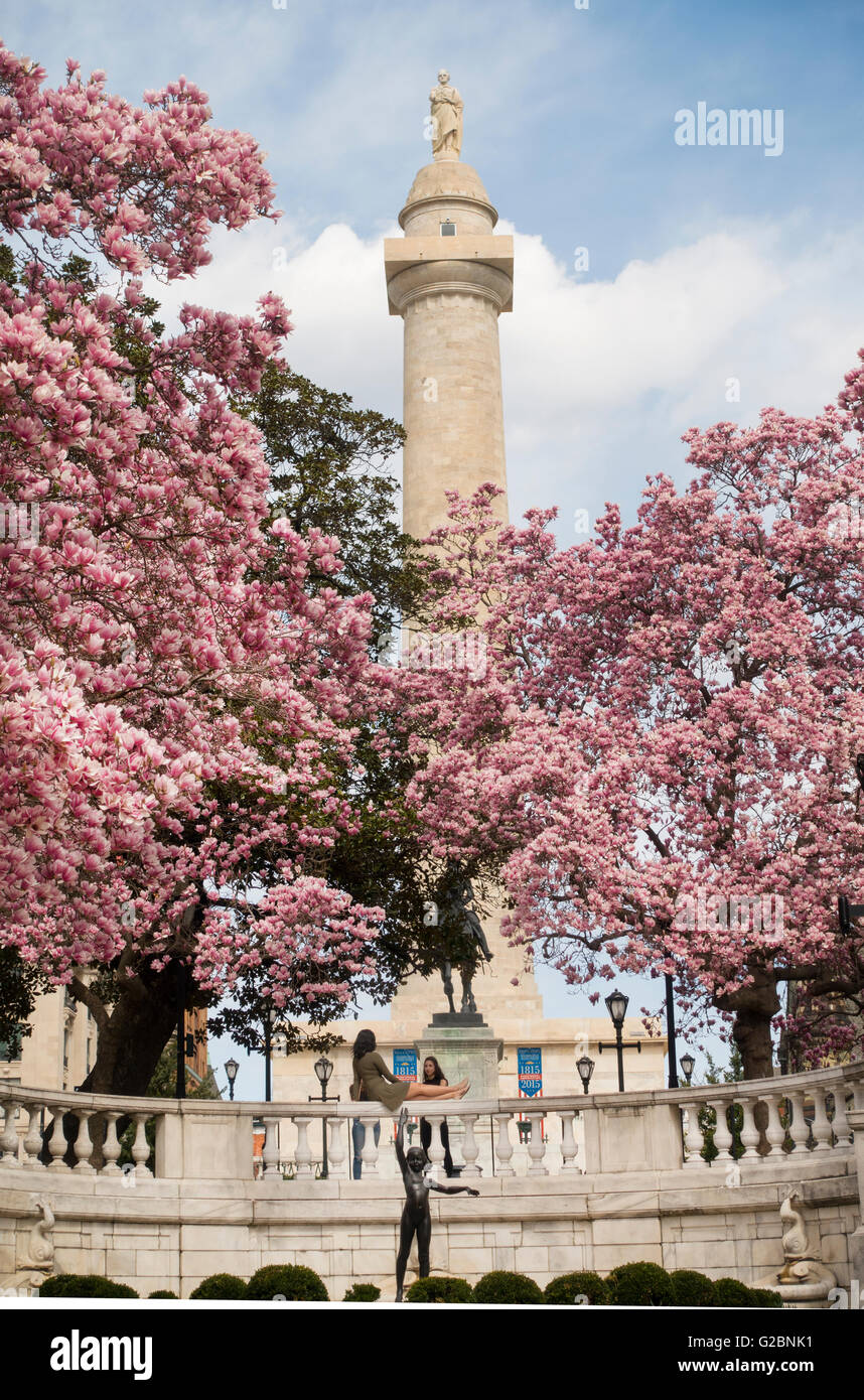 George washington statue sitting hi-res stock photography and images ...