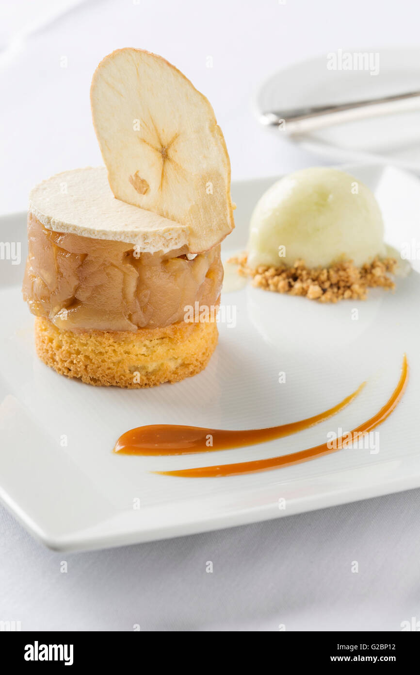 Gala apples hi-res stock photography and images - Alamy