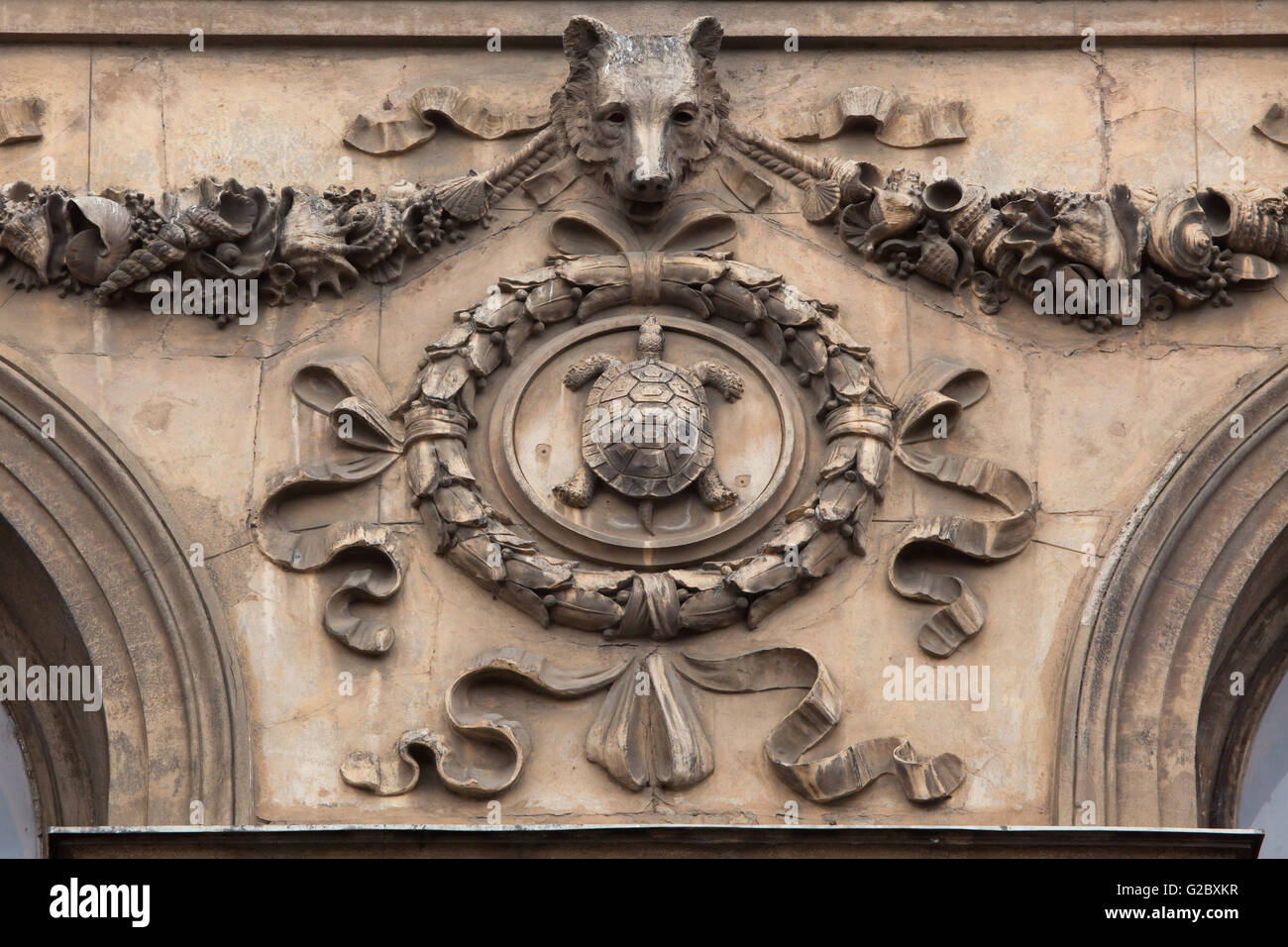 Renaissance laurel wreath hi-res stock photography and images - Alamy