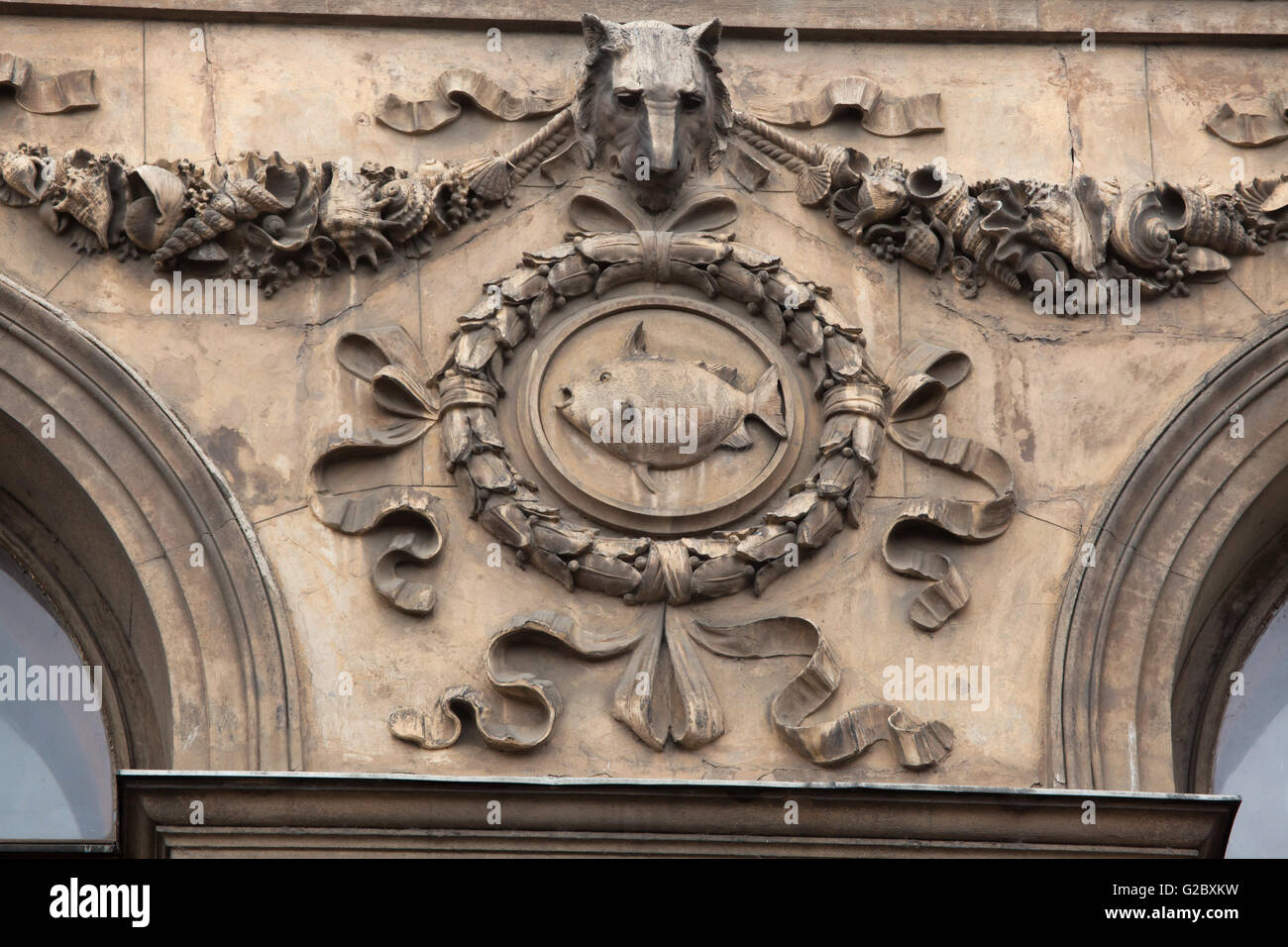 Renaissance laurel wreath hi-res stock photography and images - Alamy