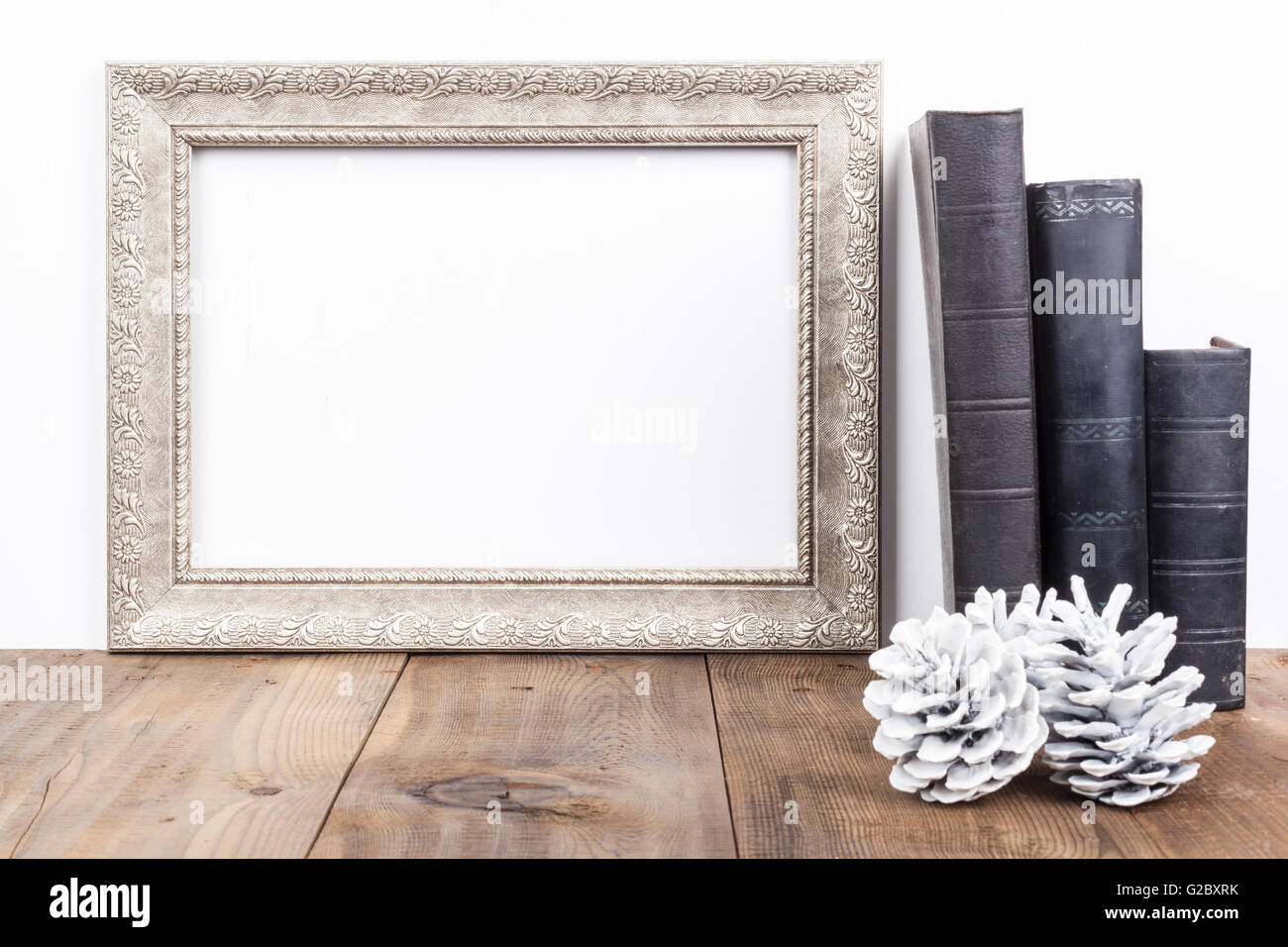 Golden blank horizontal frame hi-res stock photography and images - Alamy