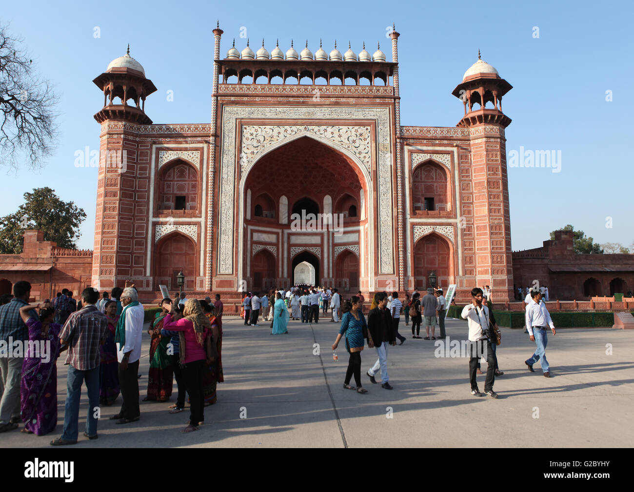 Entrance to the taj mahal hi-res stock photography and images - Alamy