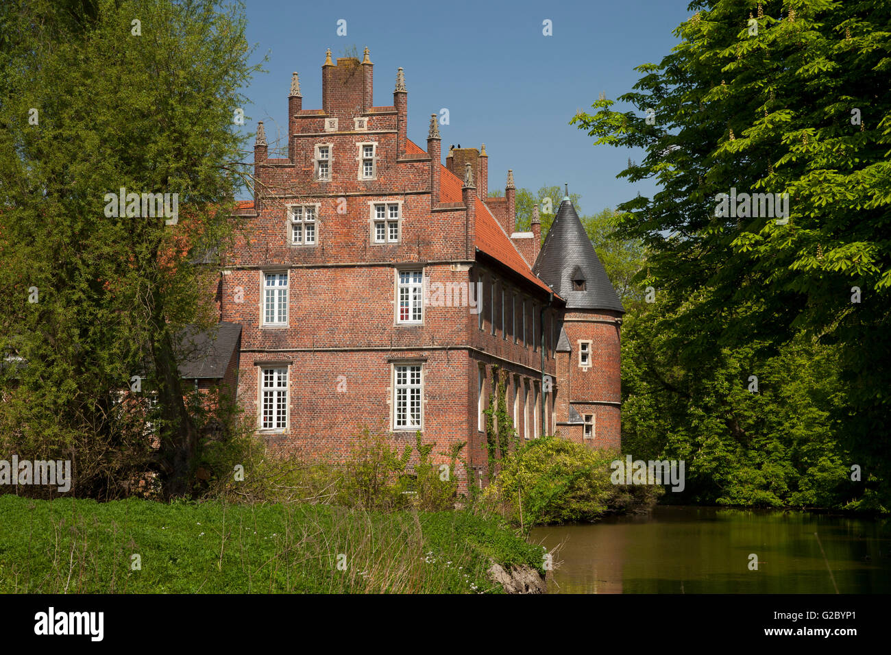 Moated castle herten hi-res stock photography and images - Alamy