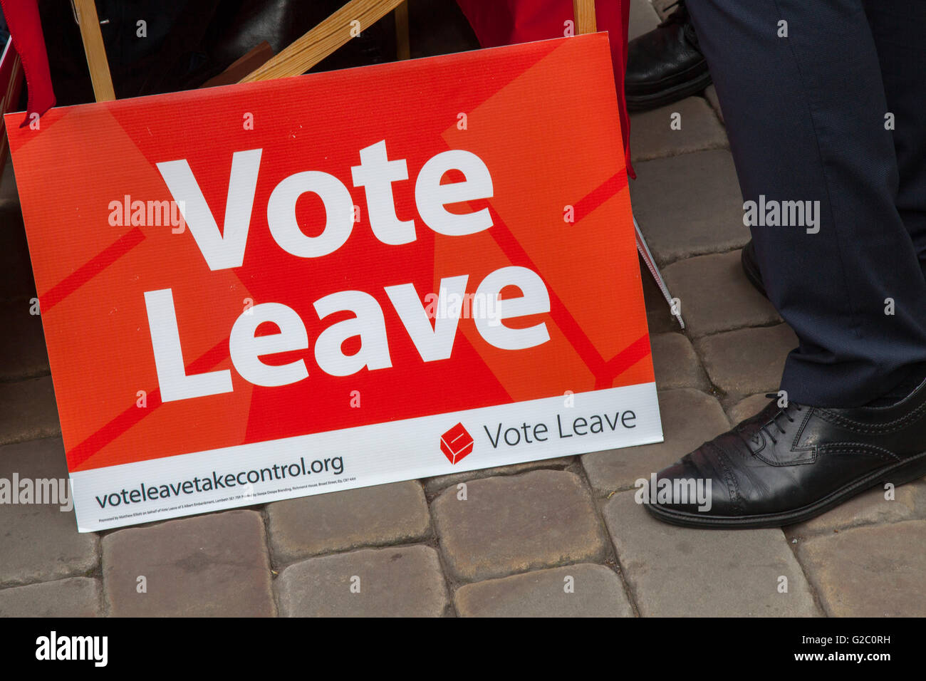 Red poster campaign uk hi-res stock photography and images - Alamy