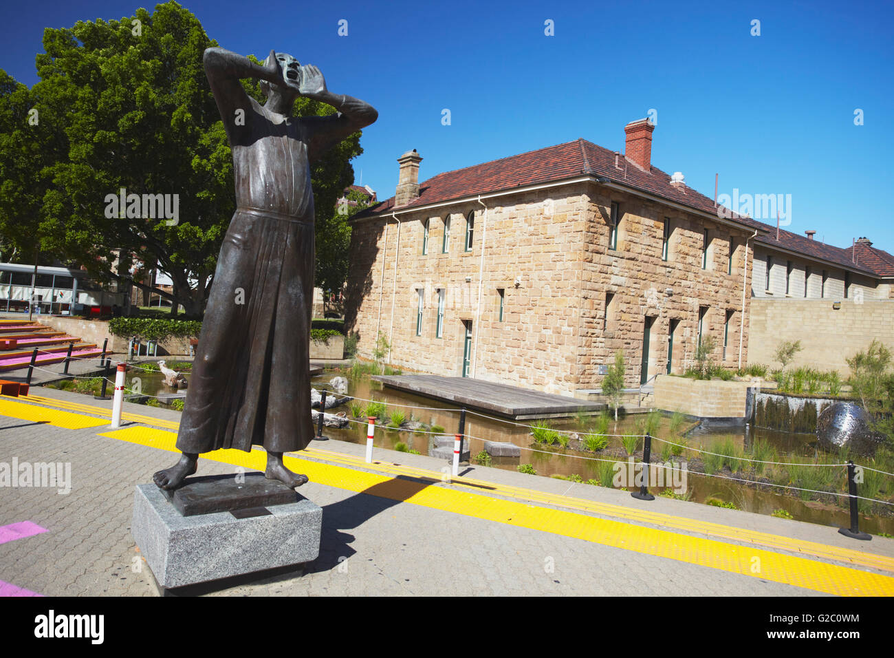 Sculpture outside Art Gallery of Western Australia, Perth, Western ... Sculpture outside Art Gallery of Western Australia, Perth, Western ...