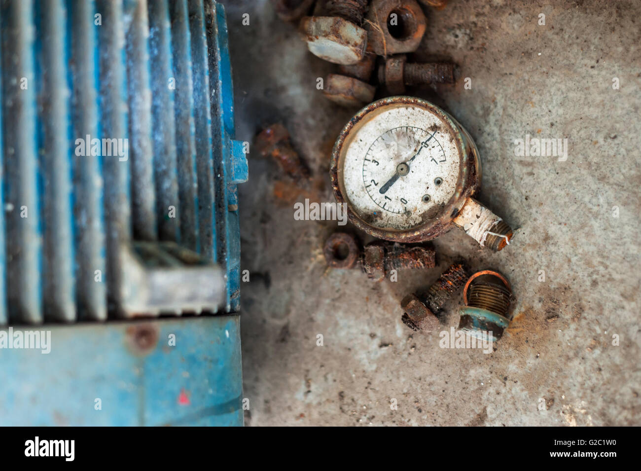 Vintage pressure meter hi-res stock photography and images - Alamy