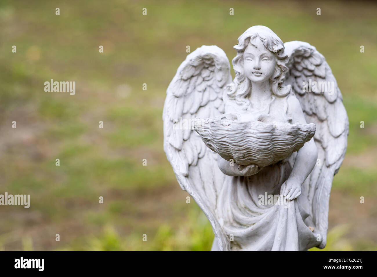 Statue in nature hi-res stock photography and images - Alamy