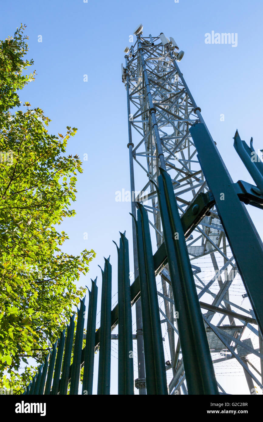 Security fence telecommunications tower hi-res stock photography and ...