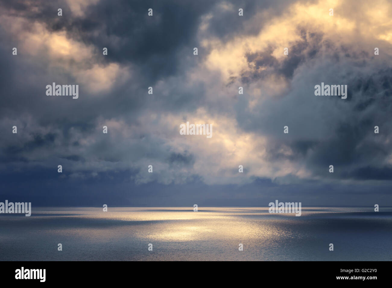 Golden sun beam hi-res stock photography and images - Alamy