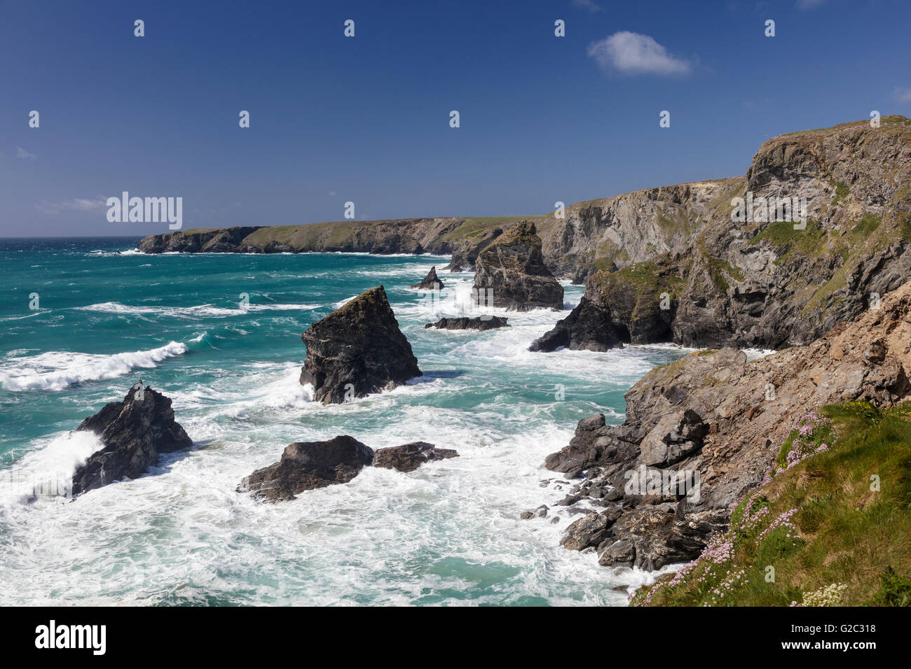 Rock stacks at Bedruthan Steps Stock Photo - Alamy