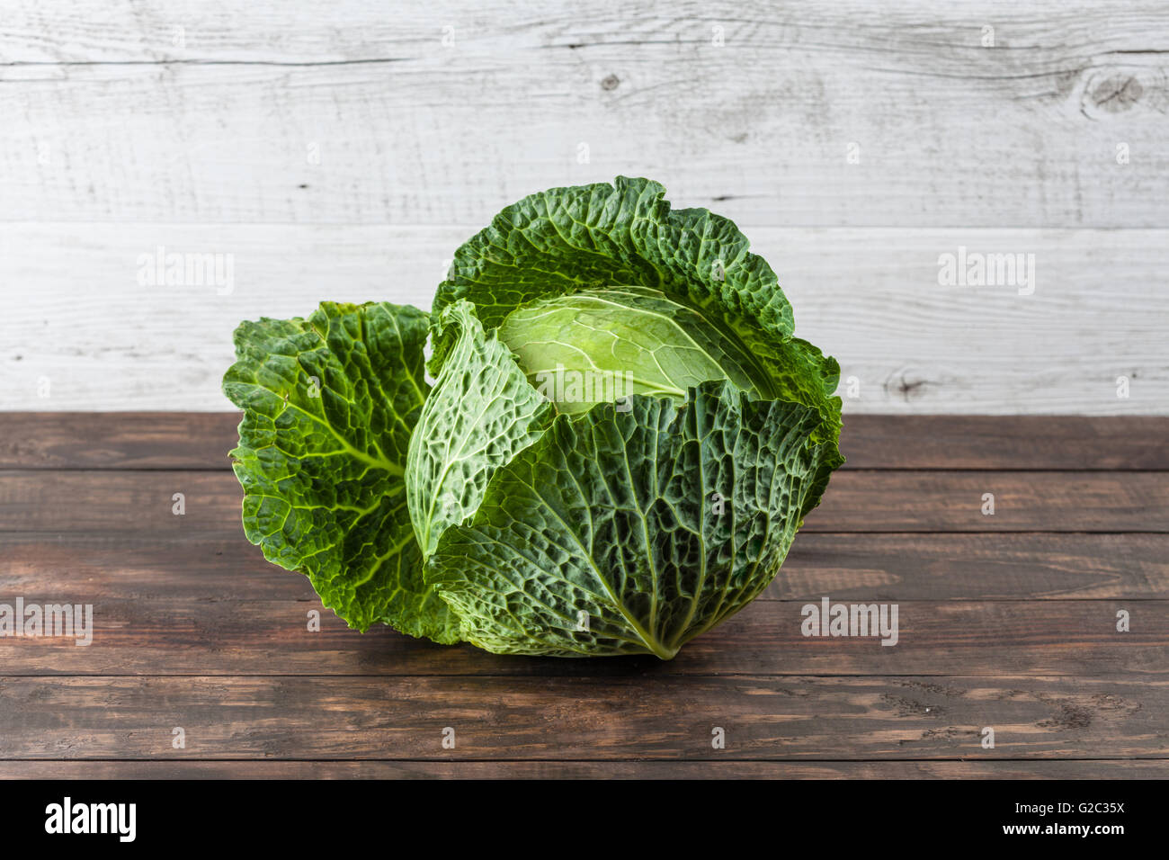 Cabbage whole hi-res stock photography and images - Alamy