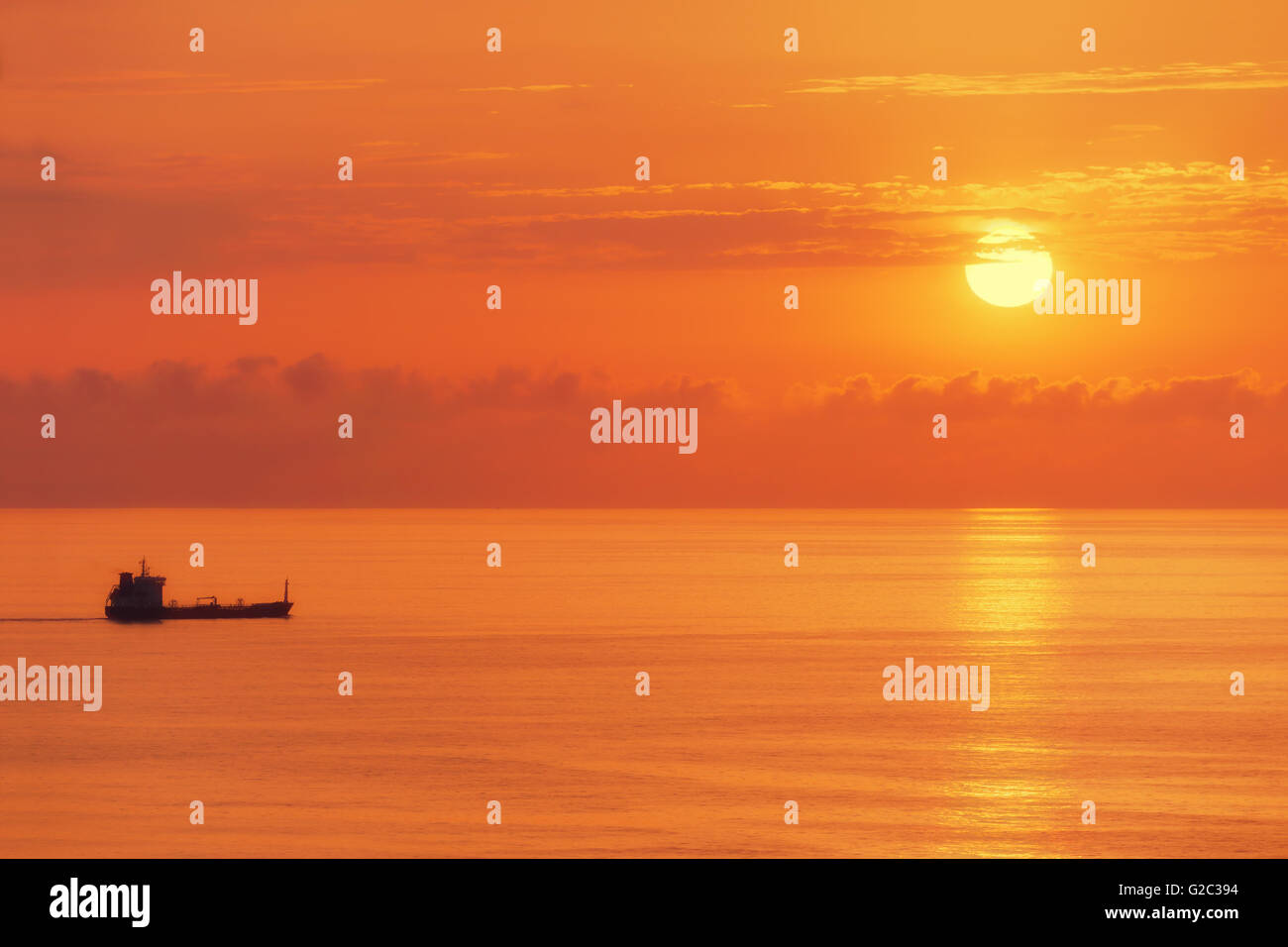 Orange container ship hi-res stock photography and images - Alamy