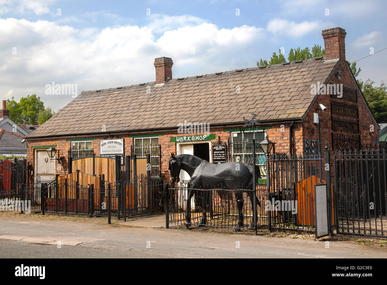 Blacksmith 1800s hi-res stock photography and images - Alamy