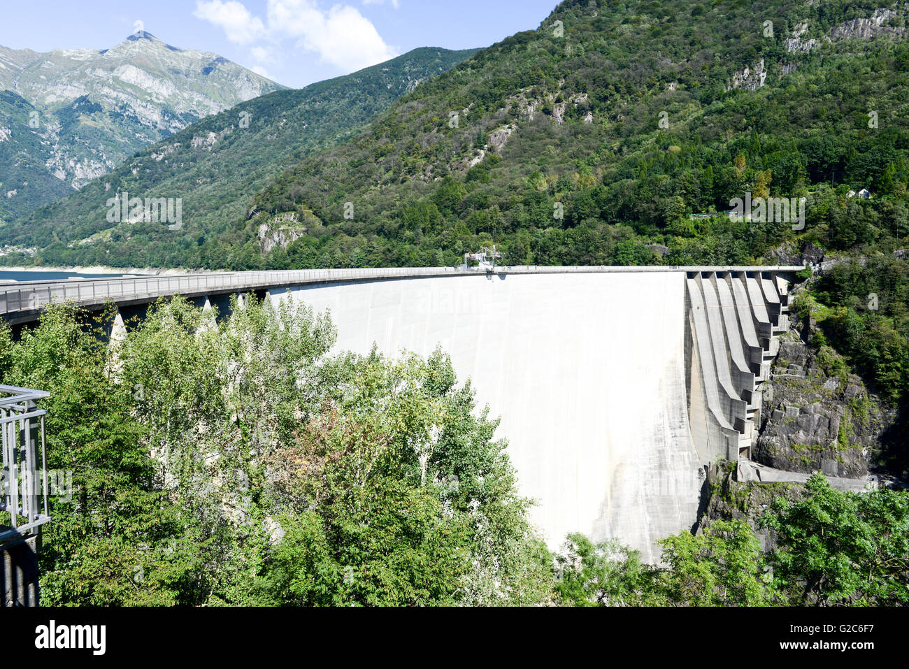 Verzasca Dam James Bond High Resolution Stock Photography and Images ...
