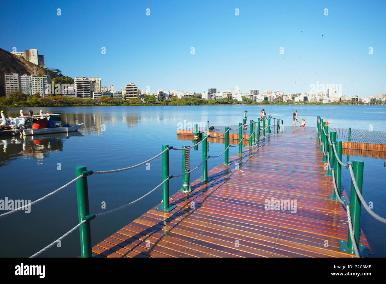 People on pier on Lagoa Rodrigo de Freitas, Rio de Janeiro, Brazil ...