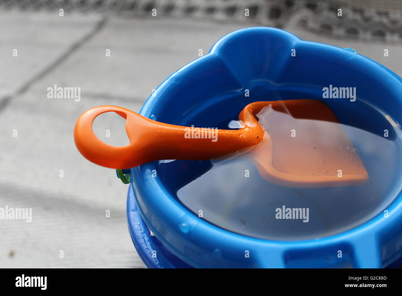 bucket close-up with water Stock Photo - Alamy