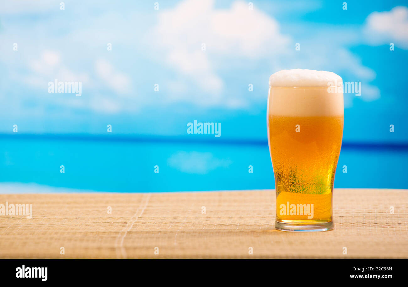 Beer bottle and beach table hi-res stock photography and images - Alamy