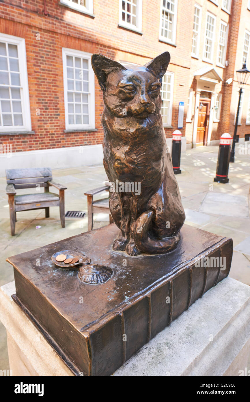 Statue Of Hodge A Cat Who Belonged To Dr Samuel Johnson Gough Square ...