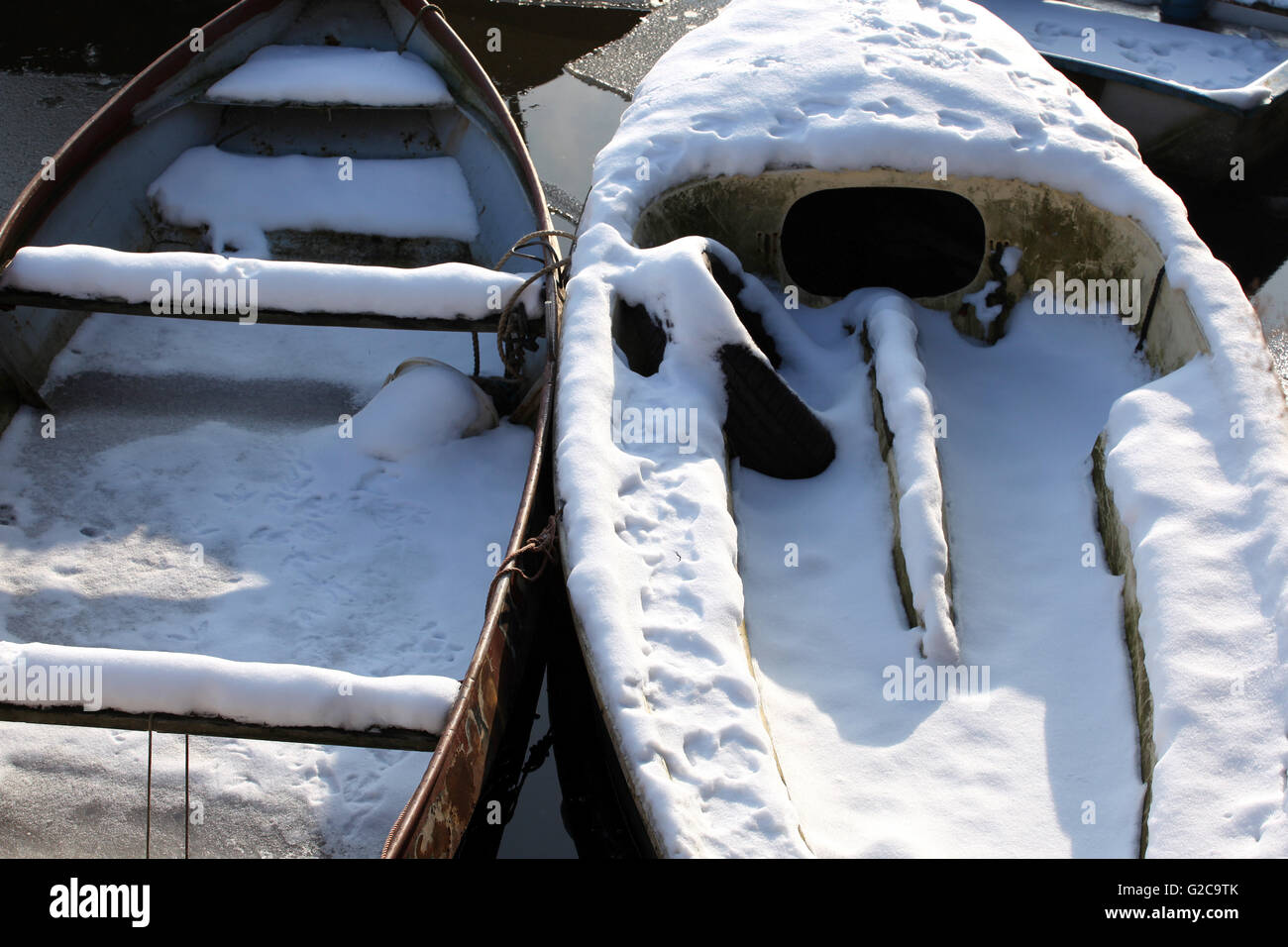 Netherlands amsterdam winter cold snow hi-res stock photography and ...