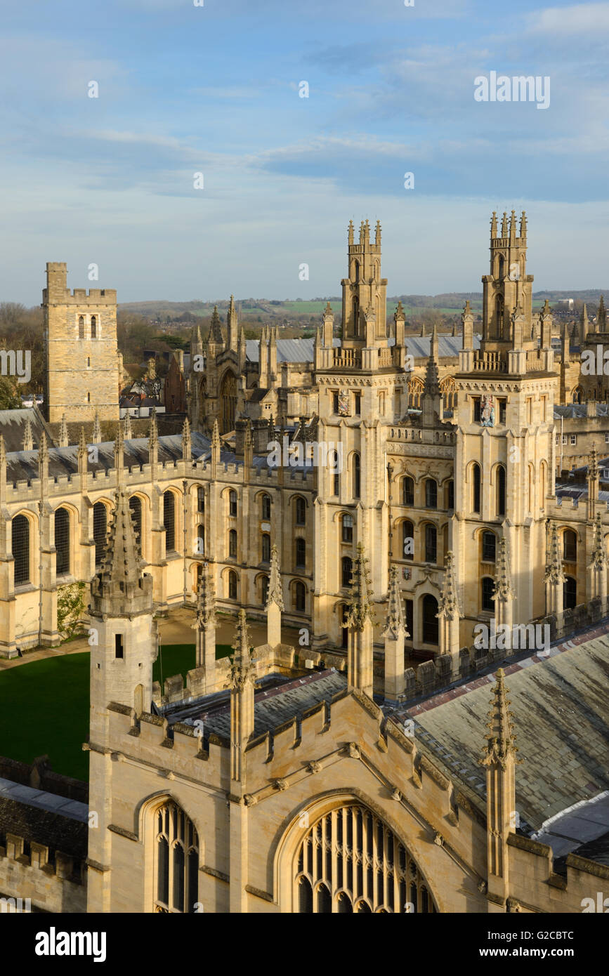 College gothic architecture hi-res stock photography and images - Alamy