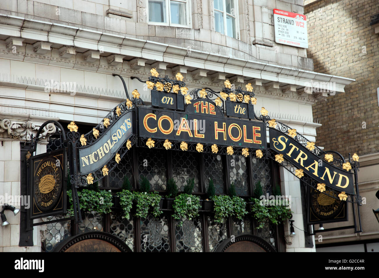 Nicholsons Coal Hole on the Strand, London landmark pub Stock Photo - Alamy
