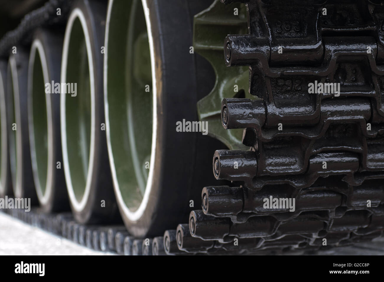 Old rusty tank tracks hi-res stock photography and images - Alamy