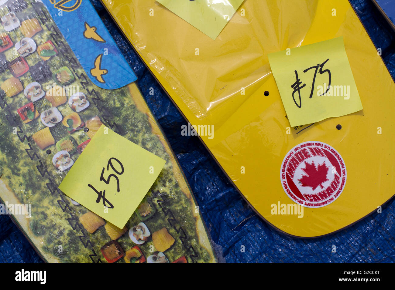 Skateboard deck hi-res stock photography and images - Alamy