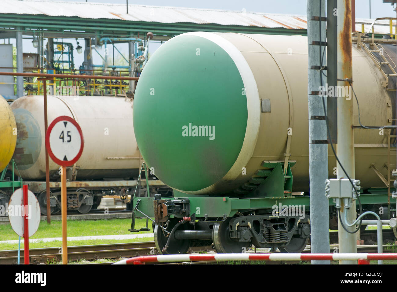 Old petrol tanker hi-res stock photography and images - Alamy