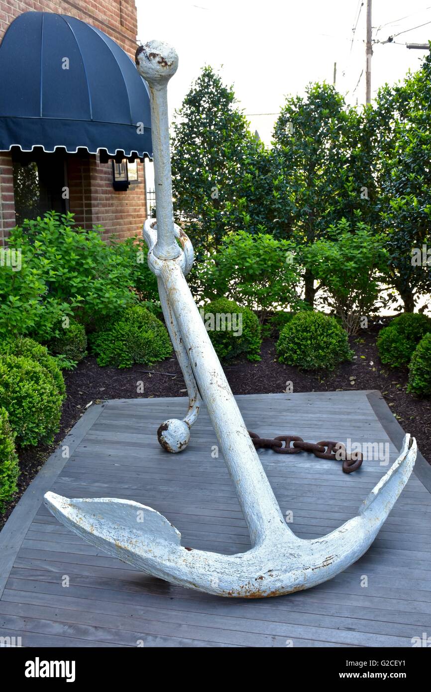 Ship anchor on ground hi-res stock photography and images - Alamy