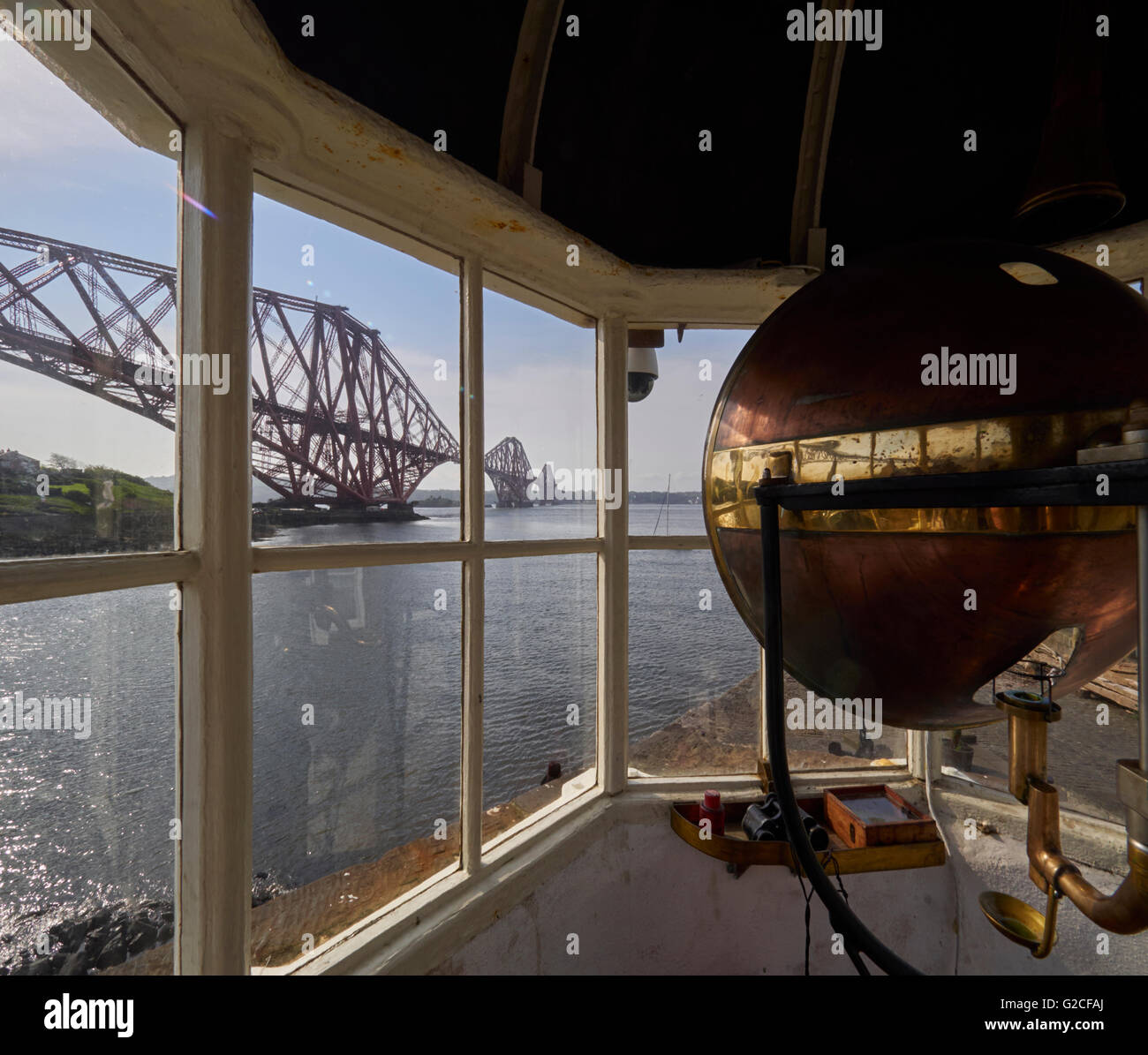Firth of Forth railway bridge viewed from the worlds smallest ...