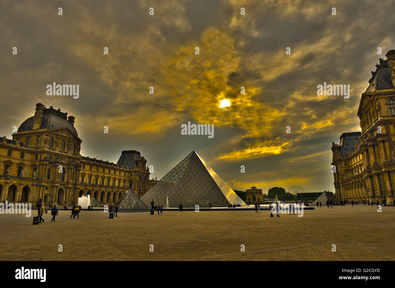 Louvre da vinci code hi-res stock photography and images - Alamy