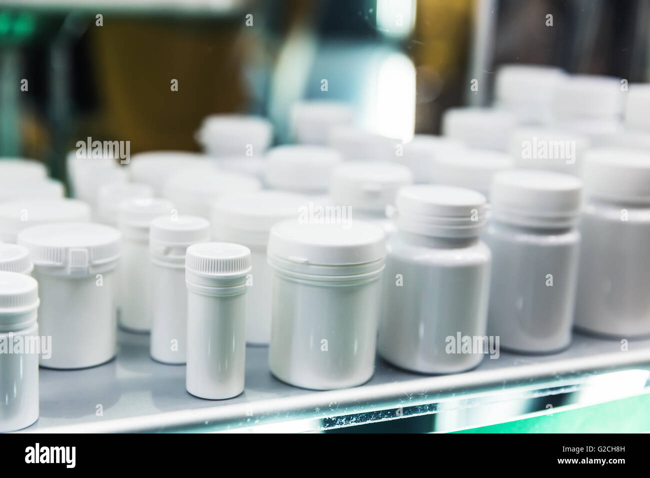 Pill bottle pack plastic hi-res stock photography and images - Alamy